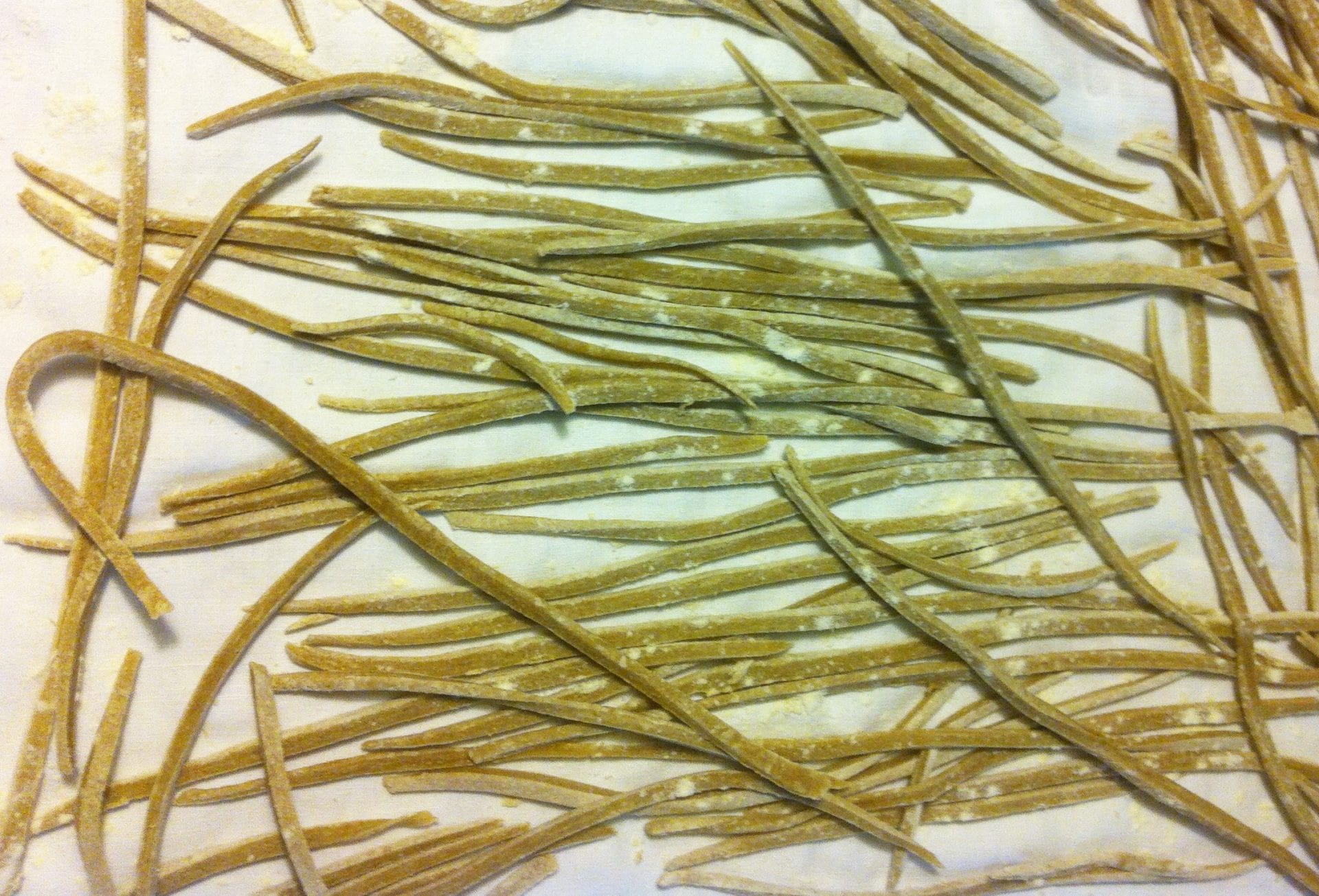 Pileći tingul s domaćom tjesteninom | Mama, ja sam gladan