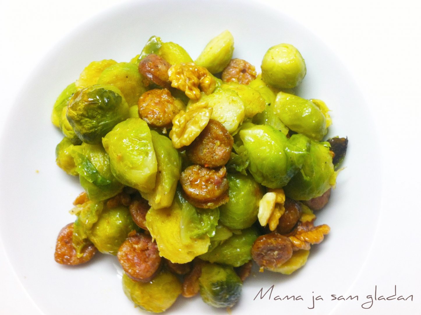 Pečene prokulice s kobasicom i orasima | Mama, ja sam gladan